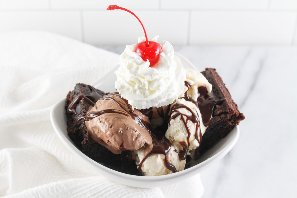 Brownie Sundae | Savor Recipes